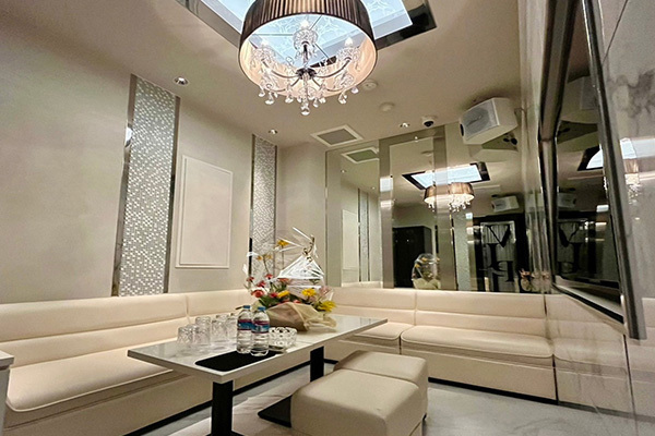 VIP LOUNGE PiAGET(ピアジェ) 今治市松本町 キャバクラ